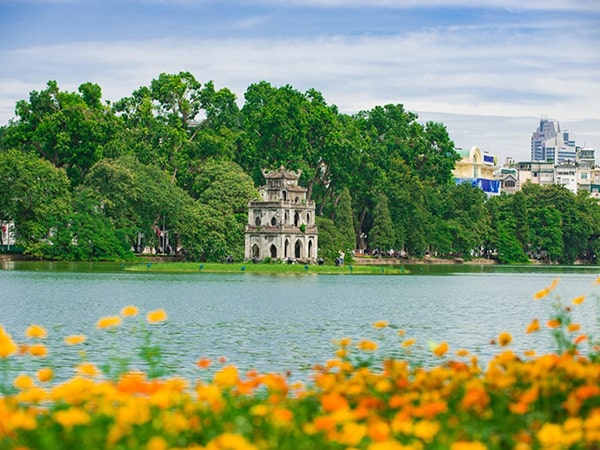 Vietnam Tour Guide, Customized Travel Specialist in Vietnam